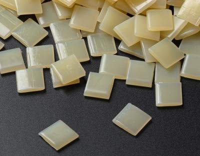 China 7085-85-0 Book Binding Glue Spine Moderate Fluidity Solid Granules for sale