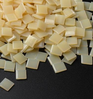 Cina Yellow GranulesEVA Hot Melt Adhesive For Shoe Counter in vendita