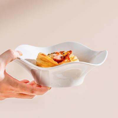 Cina Ciotole crema graziose uniche della pasta delle stoviglie bianche ondulate della porcellana in vendita