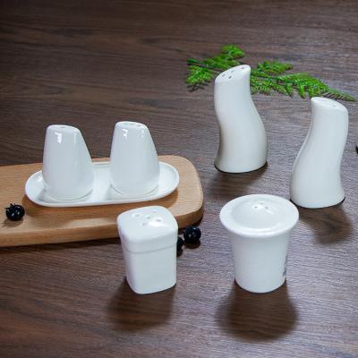 Cina Agitatore di sale bianco e di pepe di irregolarità degli accessori delle stoviglie in vendita