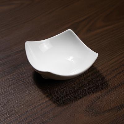 Cina Piatto ceramico bianco di sapore degli accessori alla moda delle stoviglie singolo in vendita