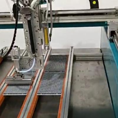 中国 二液混合システム接着剤塗布機 1:1～10:1 比率調整 0.5～0.8MPaでの塗布 販売のため