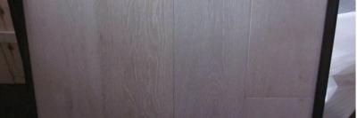 China medium brushed white grain lacquered oak parquet floor for sale