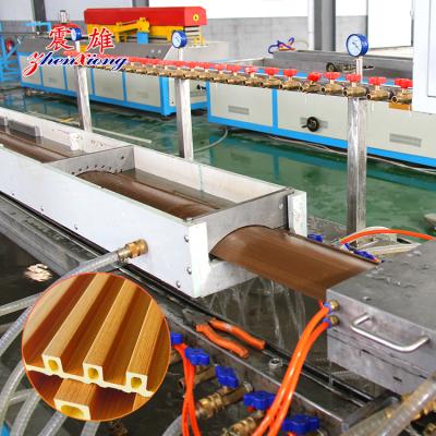 中国 ツインスクリューエクストルーダー付きの380V自動木材プラスチックプロファイル生産ライン 販売のため