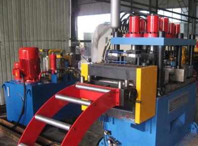 Chine Rouleau en acier à grande vitesse formant la machine, rouleau de rambarde de route formant la machine à vendre