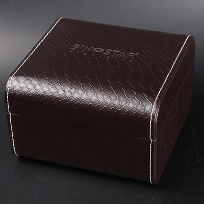 China Single Twist Brown Leather Watch Box Elegant Style Recyclable With Stitching for sale