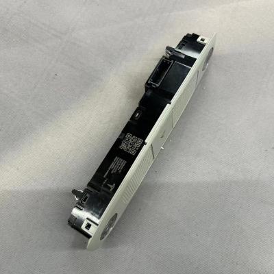 中国 テスラ・モデル3 フロントドーム・セイリング・ライト・ハザード・スイッチ1092573-00-K 販売のため