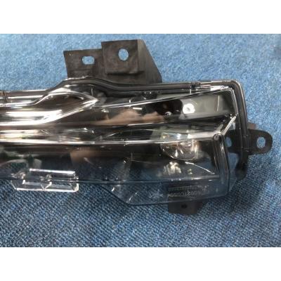 Cina Lampada di nebbia anteriore Tesla Y OEM 1077391-00-E 1077392-00-E Adatta per Tesla in vendita