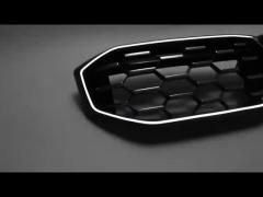 BMW's 23 new 3 Series grille is modified with a half-silver starry LED illuminated grille G28