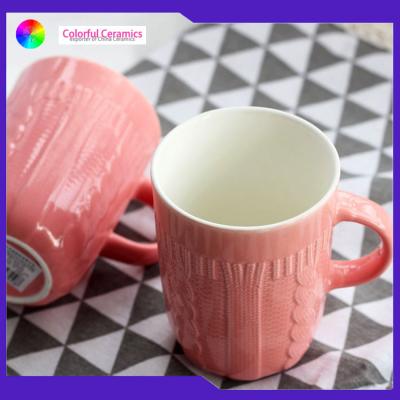 China Embossing Sweater Pattern Ceramic Travel Coffee Mugs Promotional Ceramic Cups for sale