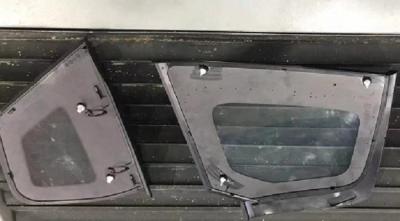 China 85 Ton Vertical Single Slide Injection Molding Machine For  Automobile Triangular Glass for sale