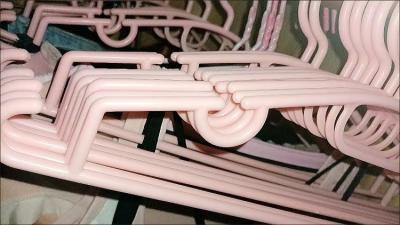Cina La macchina per lo stampaggio a iniezione a singolo scivolo verticale di 55 tonnellate per appendiabiti in plastica è resistente in vendita