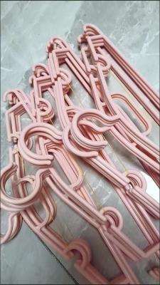 Cina La macchina per lo stampaggio a iniezione a singolo scivolo verticale di 55 tonnellate per appendiabiti in plastica è resistente in vendita