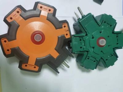 中国 170トンの垂直二色注射鋳造機 出口拡張用 販売のため