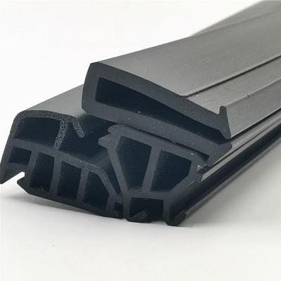 Cina 85 tonnellate C-tipo macchina di stampaggio a iniezione di sigillante per autoveicoli con doppio scivolo in vendita