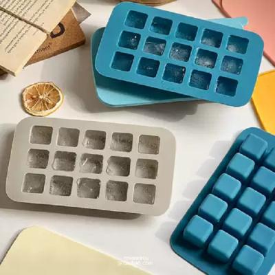 Cina Macchina per lo stampaggio a iniezione verticale a doppio scorrimento LSR che produce muffe di silicone per cubetti di ghiaccio in vendita