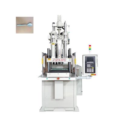 Cina Macchina per stampaggio a iniezione verticale a singolo scivolo ad alta efficienza per la fabbricazione di cucchiai in vendita