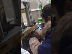 20 Ton Small Vertical Plastic Injection Molding Machine For USB Cable