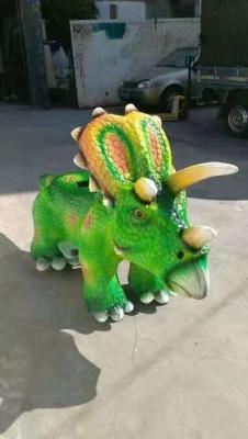 China Münzbetriebene Triceratops motorisierte Dinosaurier-Batterien laufende Autos Tierfahrt für Außen-Supermärkte zu verkaufen