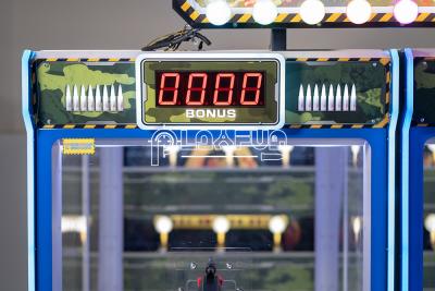 China Heißes Spielzeug Münz betriebener Vergnügungspark Innenkinder Schießen Meister ein 2 Spieler Simulation Arcade Laser-Spiel zu verkaufen