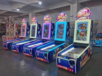 Cina Macchina da gioco a monete mini bowling per bambini macchina di biglietto di riscatto mini bowling per interni in vendita
