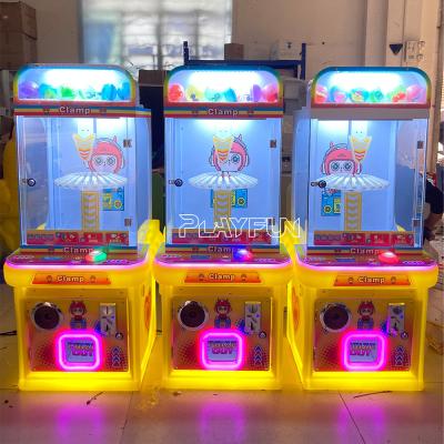 China PlayFun Hot Sale High-Quality Coin Operated Clamps Machine Clamp Gift Win Prize Game Vending Game Machine for sale