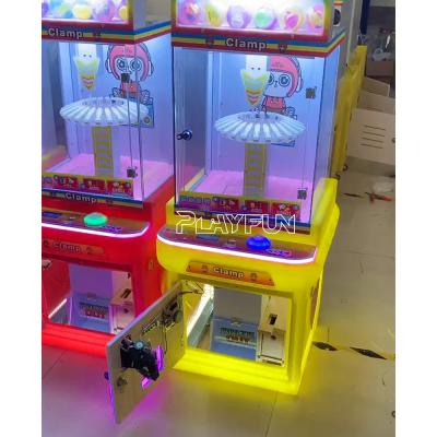 China PlayFun Hot Sale High-Quality Coin Operated Clamps Machine Clamp Gift Win Prize Game Vending Game Machine for sale