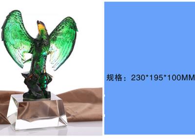 China De Winnaarsherinneringen van Liuli van het jadeglas Chinese met Verglaasd Eagles op Bovenkant Te koop