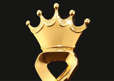 Cina trofeo di Polyresin di altezza di 32cm con la corona sulla dimensione & sul colore su ordinazione superiori disponibili in vendita