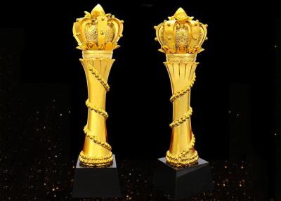 Cina Il trofeo elegante e lusso progettato della resina, oro ha placcato il ricordo glorioso in vendita