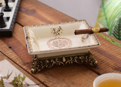 Cina Mestieri ceramici di qualità superiore delle decorazioni per le decorazioni della Camera con la base della resina in vendita