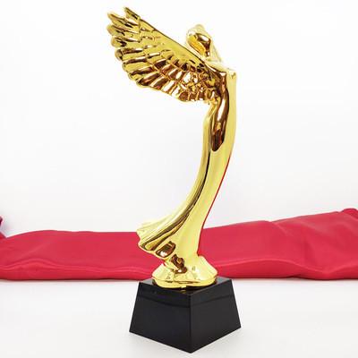 Cina Figura trofeo di volo della resina del premio di musica di altezza di 285mm con le ali in vendita