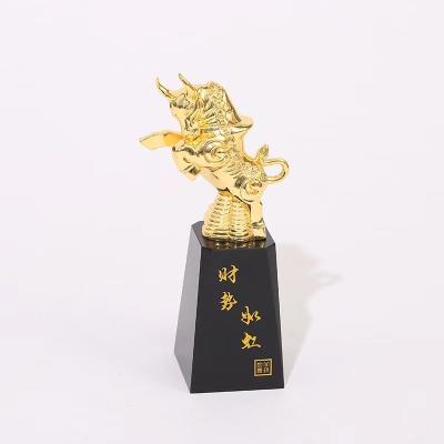 Cina Regali su ordinazione della decorazione dell'Office Home del trofeo della scultura del bue dello zodiaco della resina in vendita