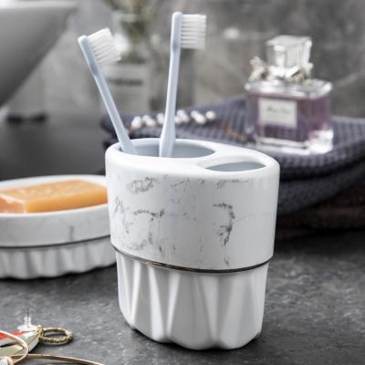 Cina Insieme ceramico del bagno di 5 pc, insieme ceramico dell'erogatore del sapone per gli articoli sanitari degli hotel in vendita