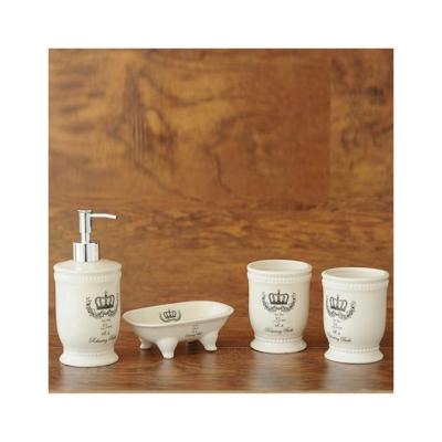 Cina Intorno a 4 pezzi il bagno ceramico ha messo bianco lustrato per l'hotel domestico in vendita