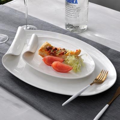 Cina Il piatto ceramico lustrato di forma irregolare ha messo Eco sostenibile amichevole per il ristorante in vendita