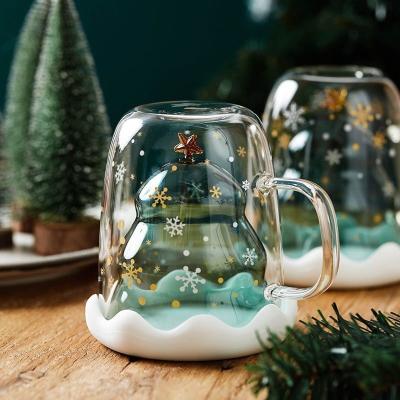 Cina Creativo sveglio della tazza di vetro doppia dell'albero di Natale per il ODM dell'OEM del regalo di festival in vendita