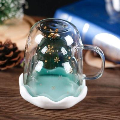 Cina Creativo sveglio della tazza di vetro doppia dell'albero di Natale per il ODM dell'OEM del regalo di festival in vendita
