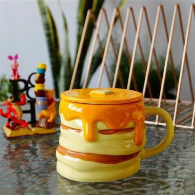 Cina Couple Breakfast Ceramic Mug Coffee Cup Stereo With Cover Water Cup in vendita