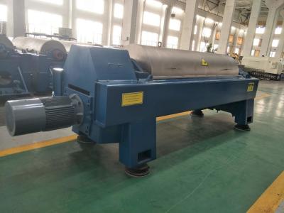 Cina Scorrere scarico decanter centrifuga alimentazione automatica per la chiarificazione del petrolio greggio in vendita
