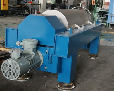 Cina Centrifuga bifase 380V di scarico del decantatore del rotolo per asciugare in vendita