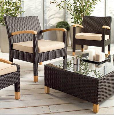 Cina sofà del rattan 4pcs con le gambe di legno e le armi in vendita