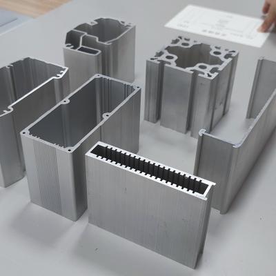 Cina L'alluminio di alluminio architettonico su ordinazione di Manica di profili ha condotto il muro a secco espulso in vendita