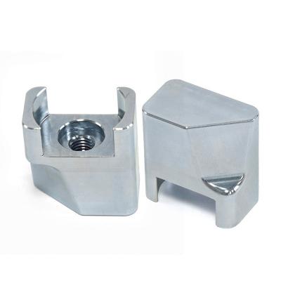 Cina 3030 V scanalano i profili di alluminio per l'estrusione di alluminio del dissipatore di calore delle macchine di CNC in vendita