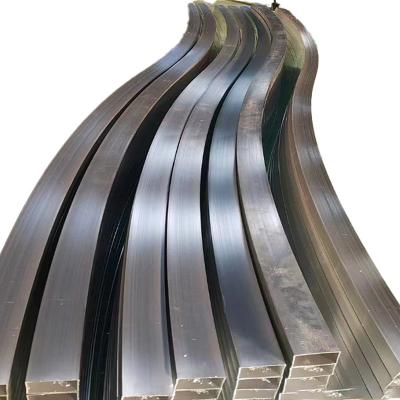 Cina 6063 profili di alluminio espelsi di industriale di alluminio su misura profilo in vendita
