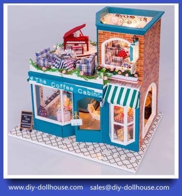 China Diy wooden dollhouse mini glass dollhouse miniature room box model building cottage D013 for sale