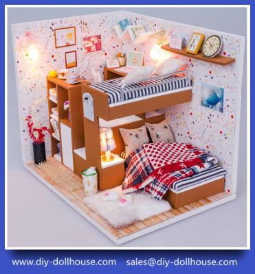 China Diy wooden dollhouse mini glass dollhouse miniature room box model building cottage D010 for sale