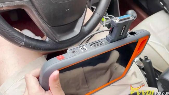 Connect Xhorse XD8ASKGL Toyota 8A AKL Adapter with VVDI Key Tool Plus 4