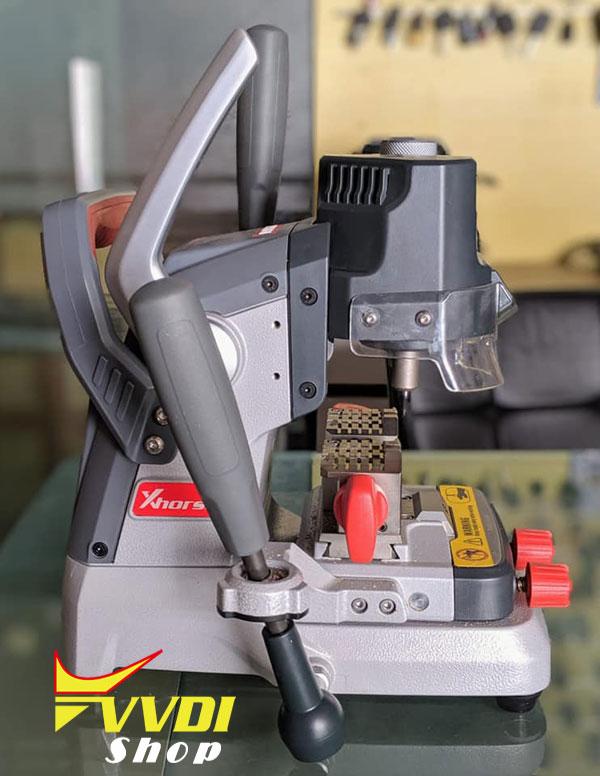 dolphin-xp007-body-2