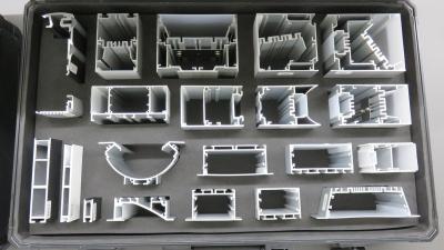 Cina Profili di Manica dell'estrusione della lega di alluminio con gli accessori del diffusore del PC PMMA per la luce di striscia principale in vendita